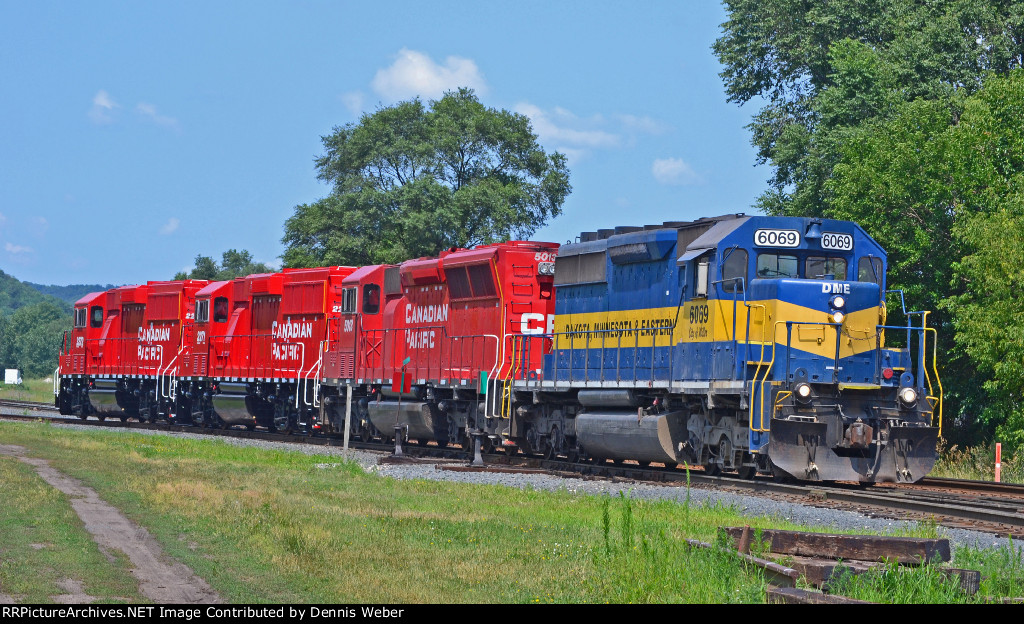 DM&E 6069, CP's River Sub.